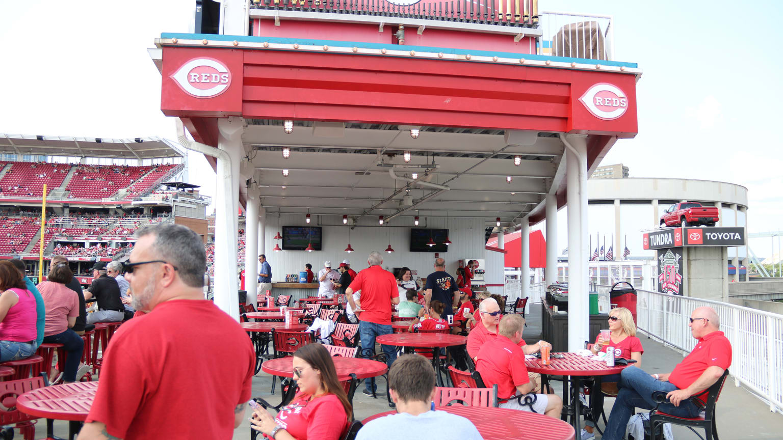 TriHealth Riverboat Deck | Group | Tickets | Cincinnati Reds