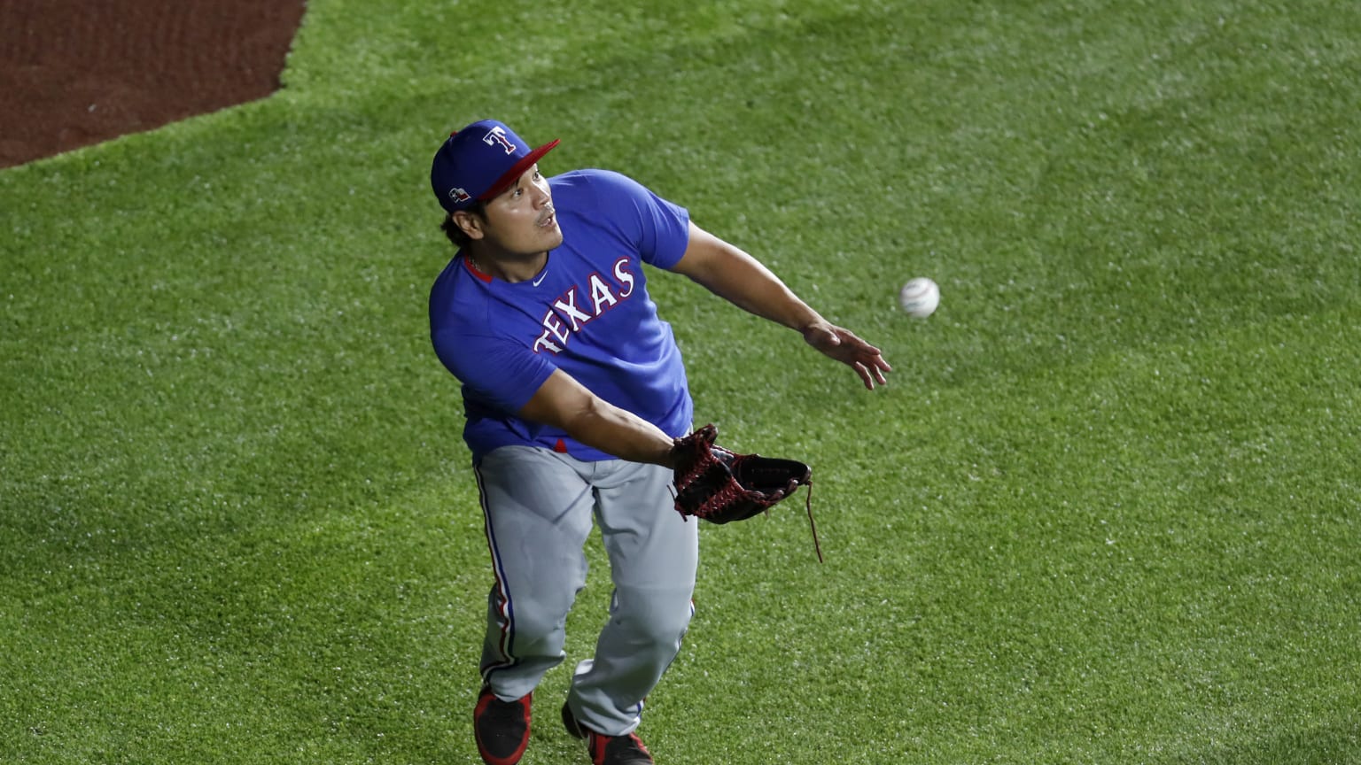 Shin-Soo Choo sets example in Rangers clubhouse