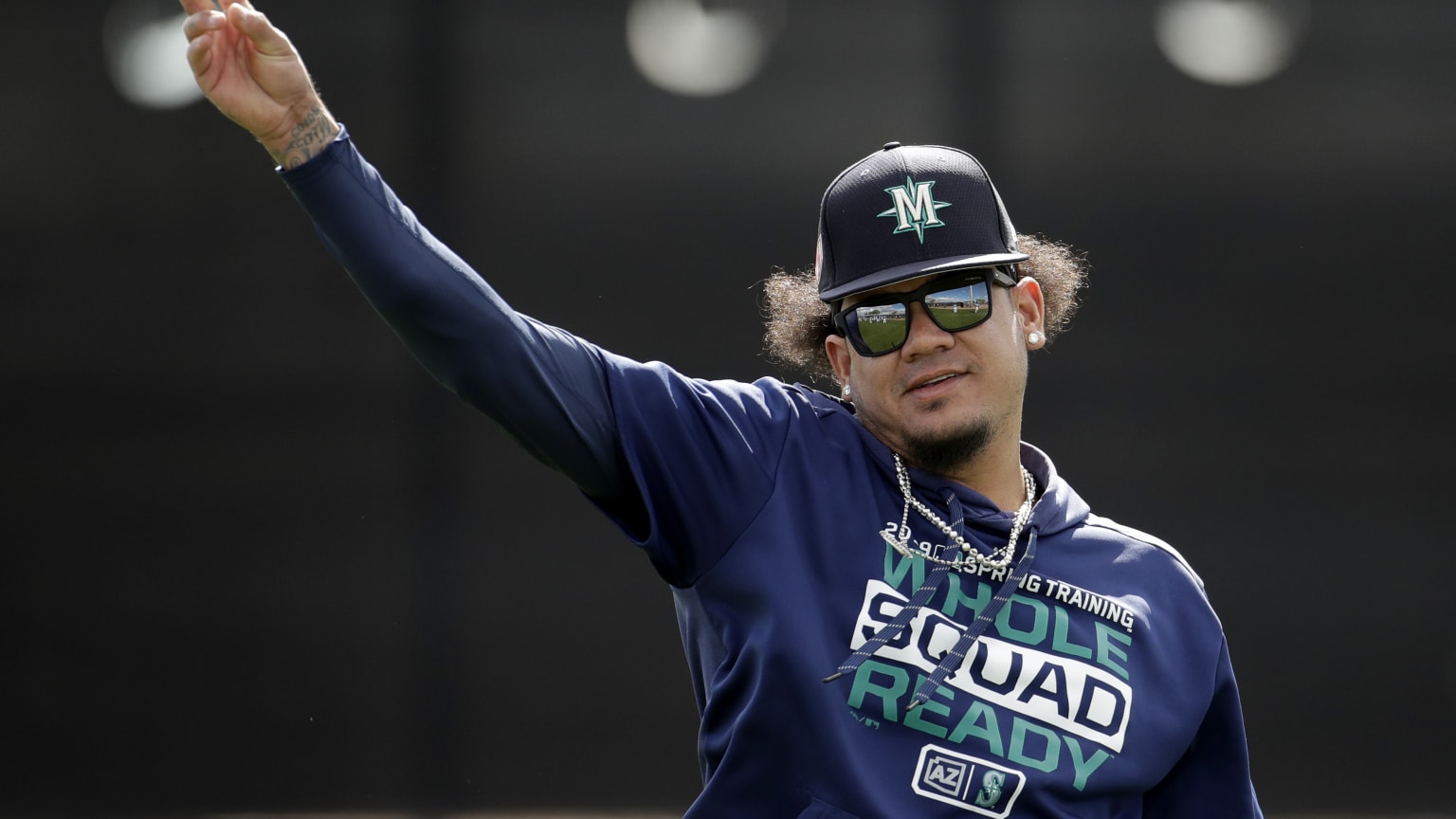 Felix Hernandez struggles in spring debut