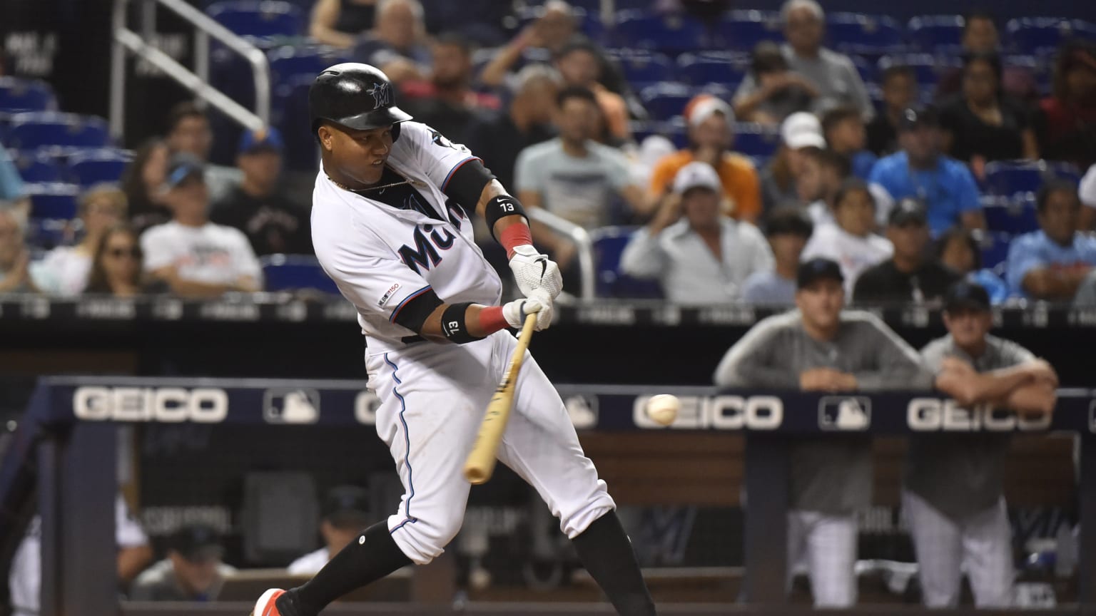Marlins decline Starlin Castro's option