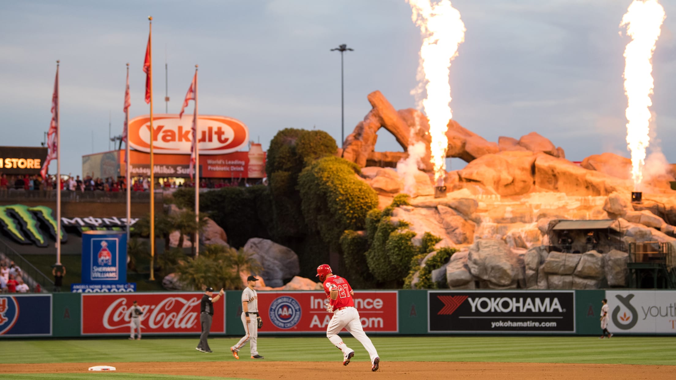 Los Angeles Angels Fan Central | Los Angeles Angels