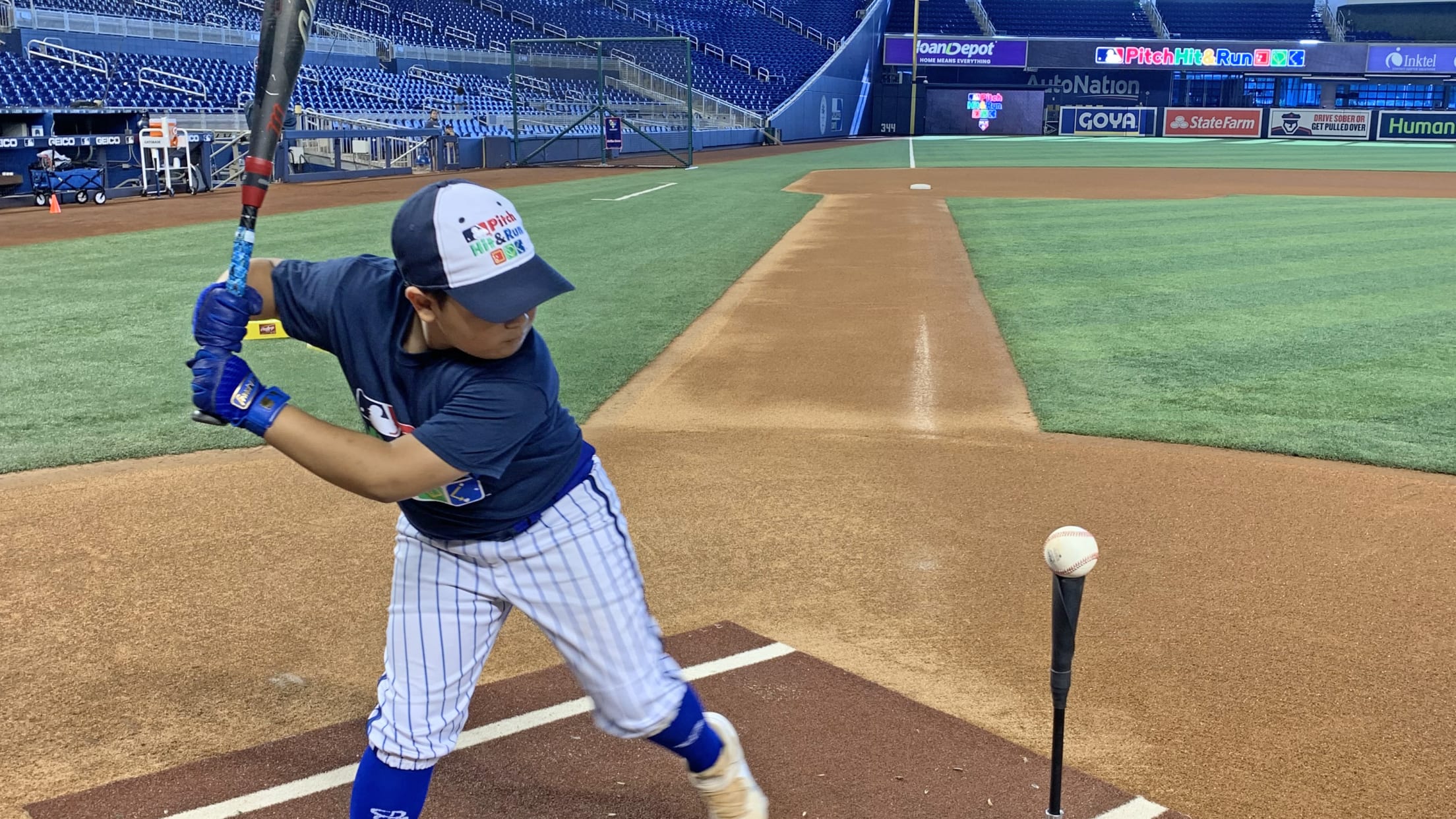 MLB | Pitch Hit & Run | Media | Photos | MLB.com