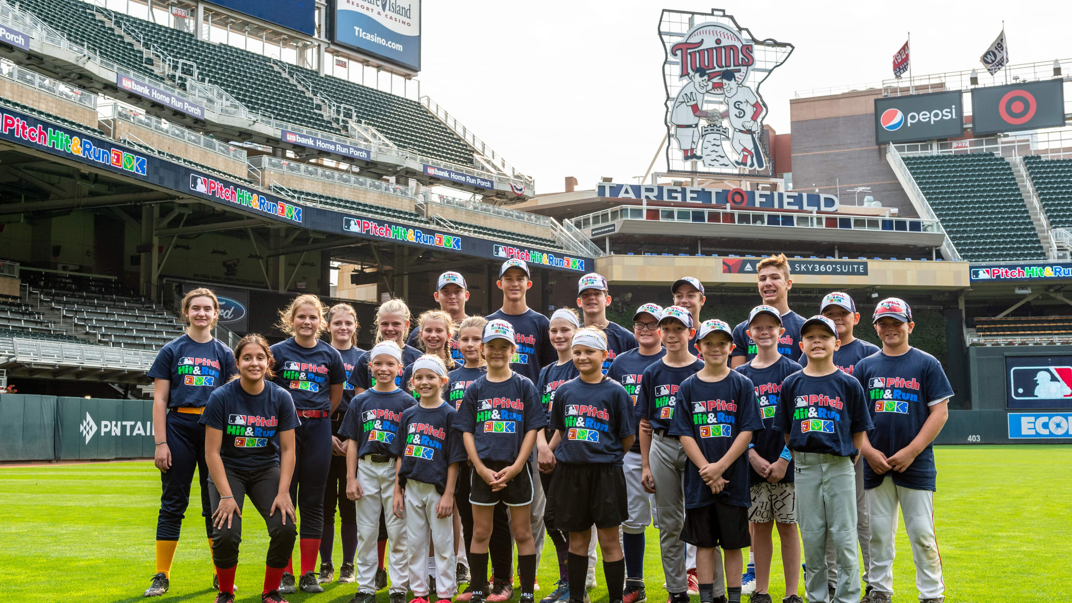 MLB | Pitch Hit & Run | Media | Photos | MLB.com