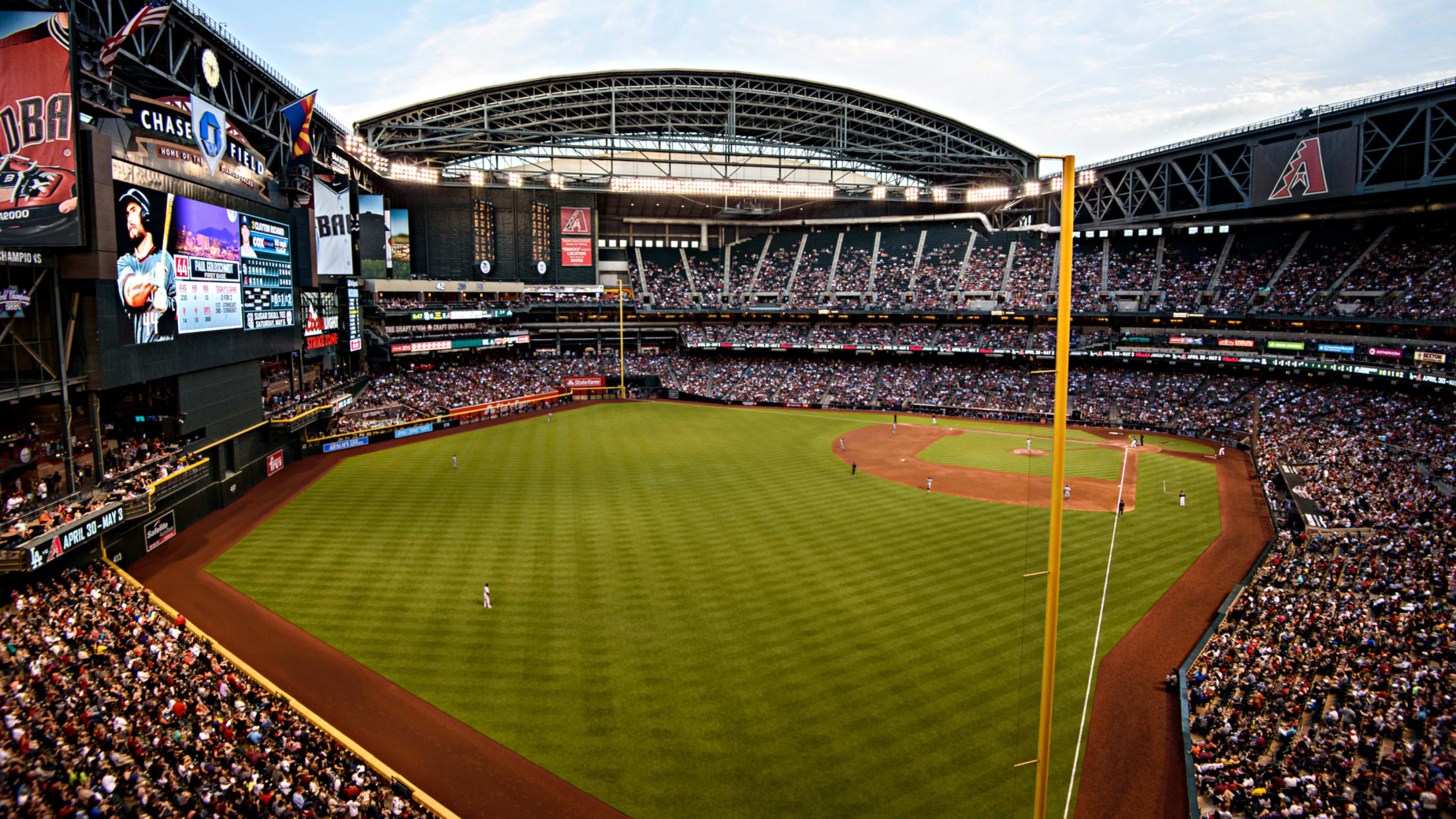 Playing Field | Chase Field | Arizona Diamondbacks