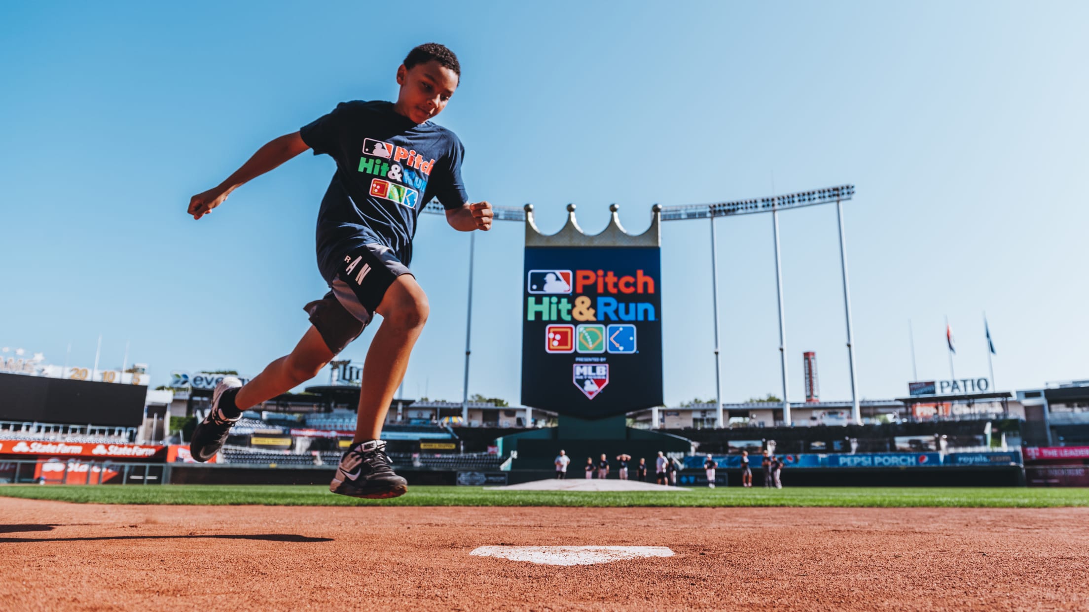 MLB | Pitch Hit & Run | Media | Photos | MLB.com