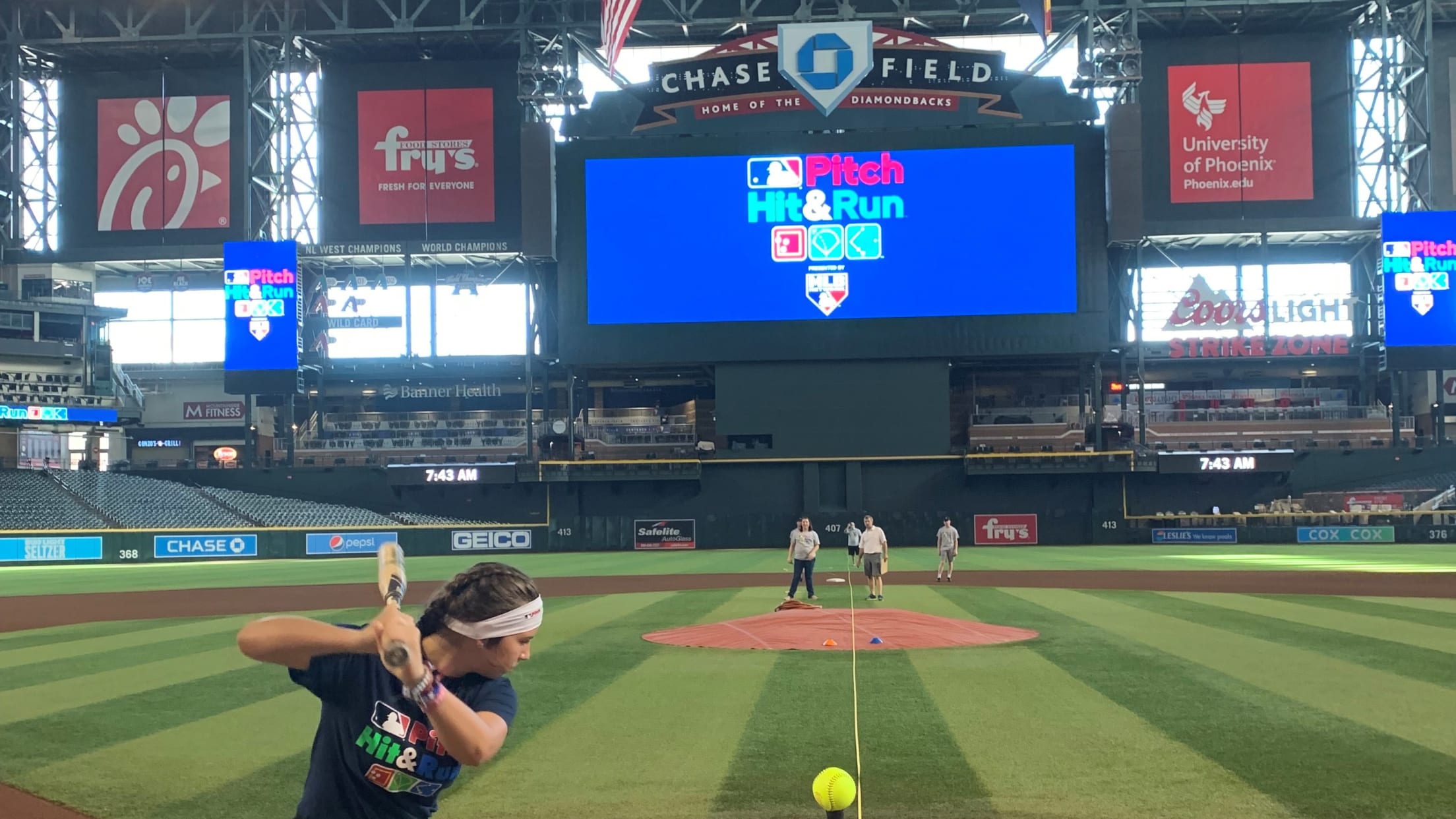 MLB | Pitch Hit & Run | Media | Photos | MLB.com