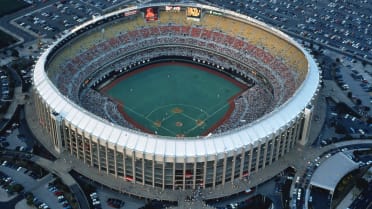 Phillies reflect on 50th anniversary of first game at Veterans Stadium