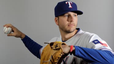 Rangers Shawn Tolleson announces retirement