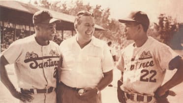 Willie Mays and Roberto Clemente on same team