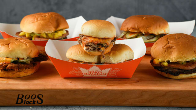 Yankee Stadium Dining Guide | New York Yankees