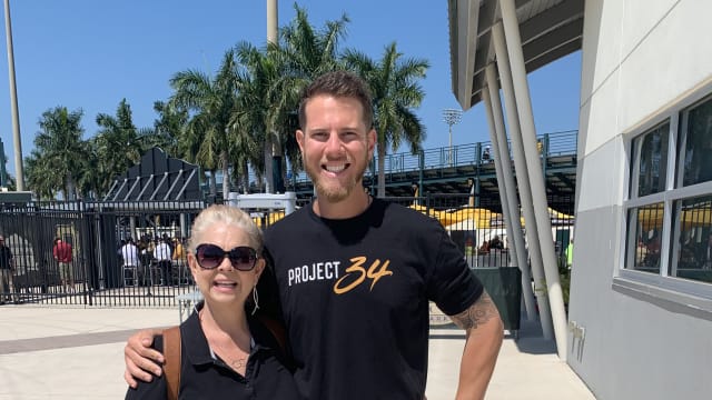 Pirates acquire Chris Stratton from Angels