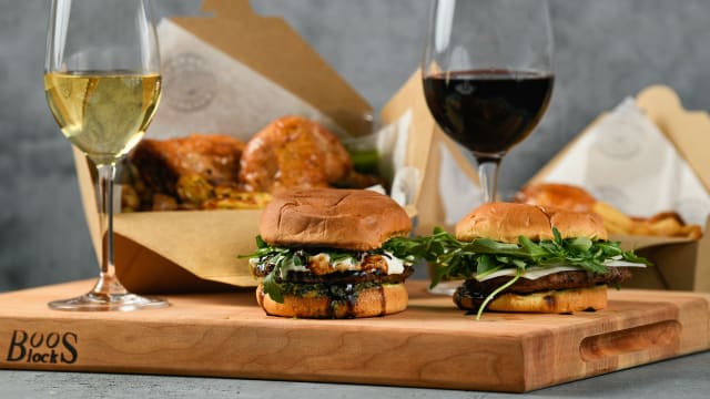 Yankee Stadium Dining Guide | New York Yankees