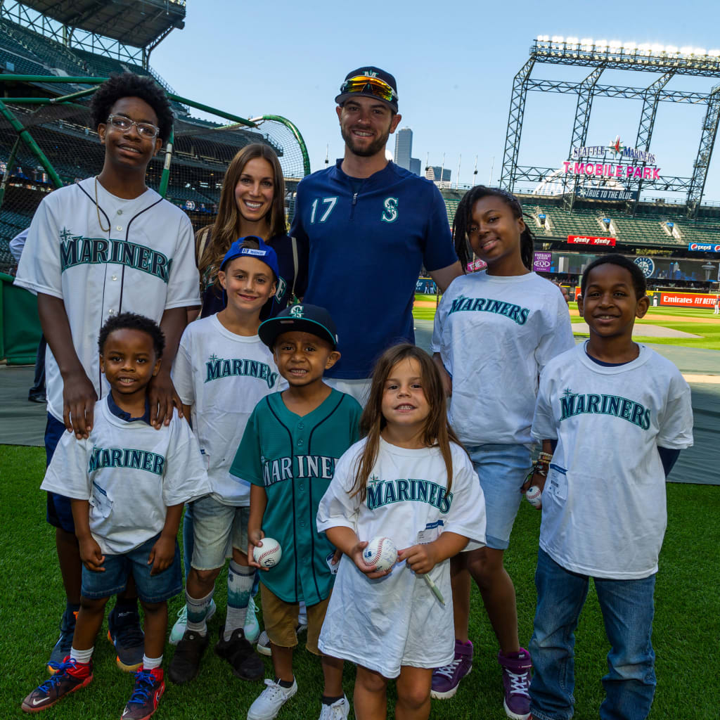 Players in the Community | Seattle Mariners