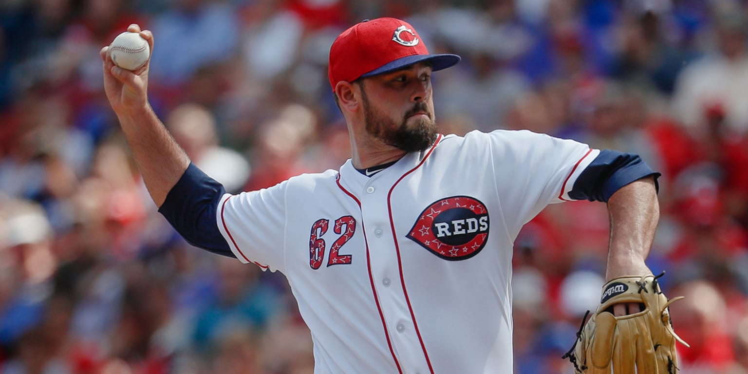 Reds to give young pitchers chance to start