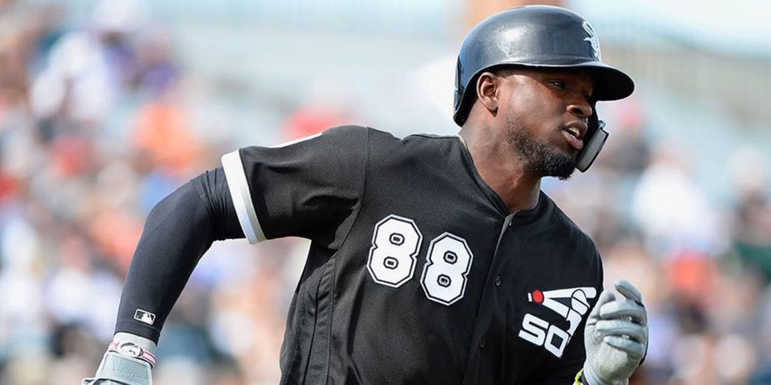 Luis Robert off to hot start in Minors