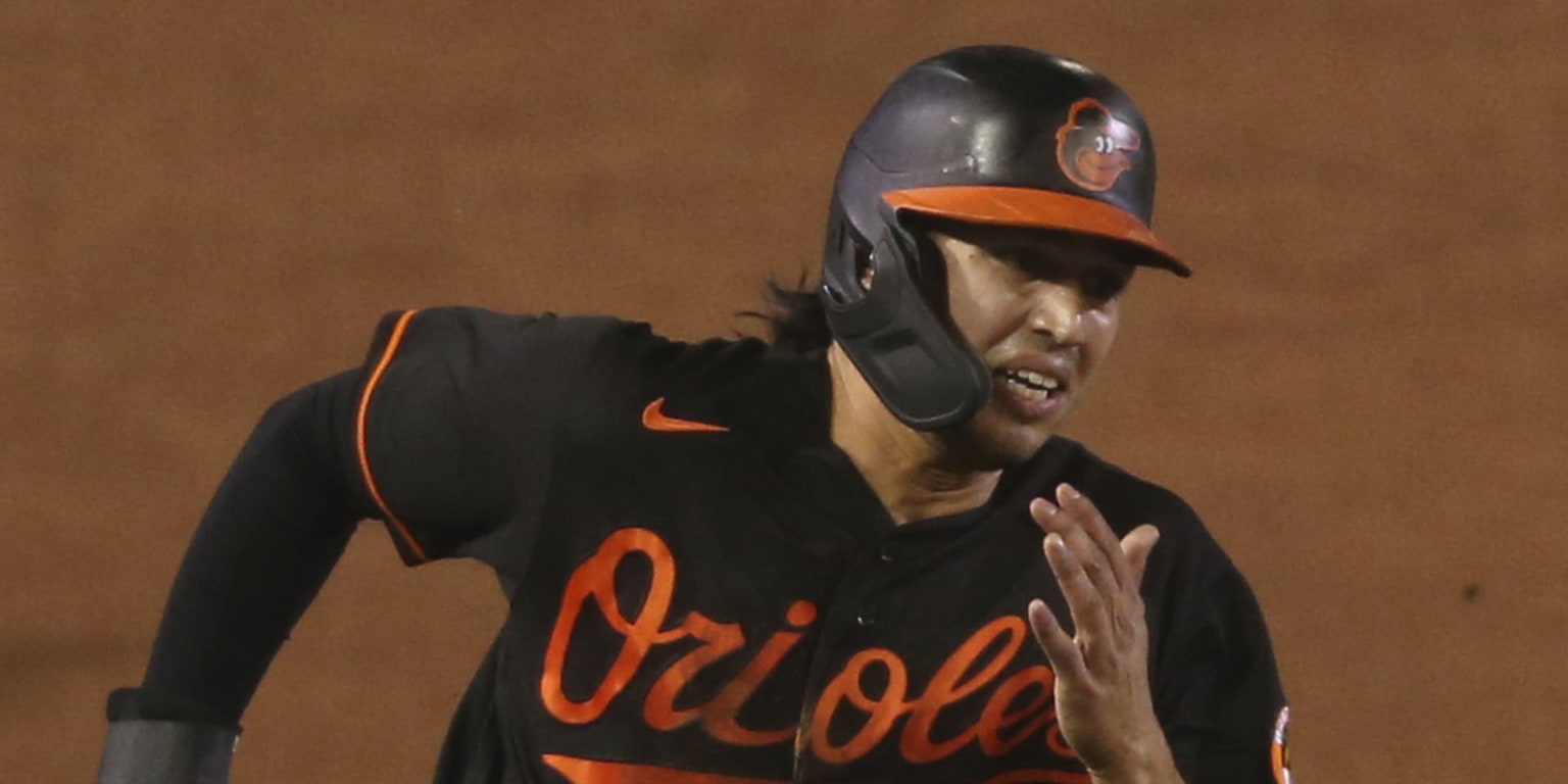 Rio Ruiz returns to Orioles lineup