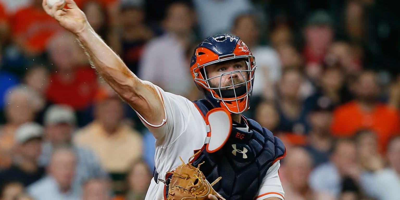 Astros happy with Evan Gattis playing catcher