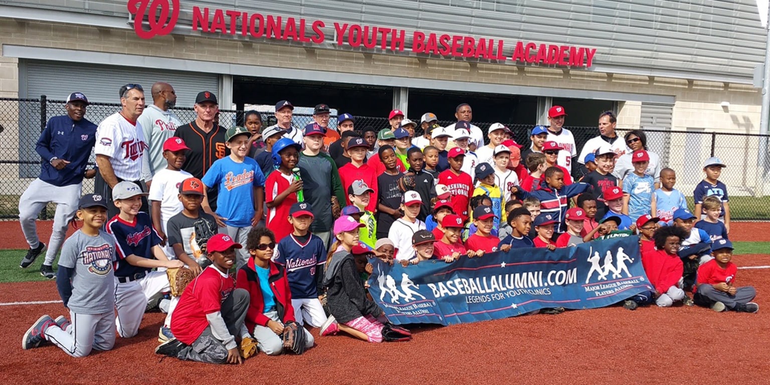 MLB Alumni Association hosts kids clinic in DC