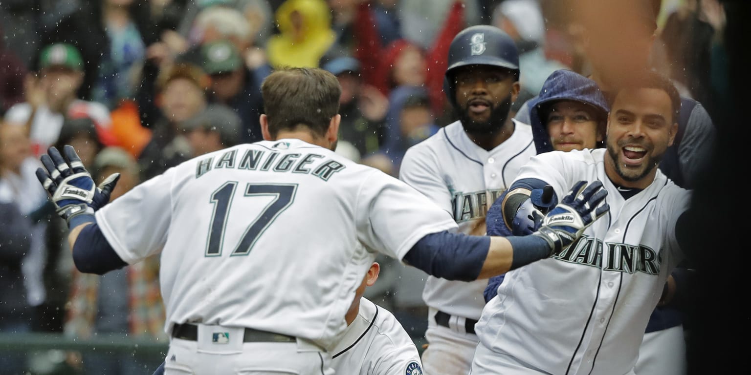 Mitch Haniger hit a walk-off homer before the Safeco Field roof could ...