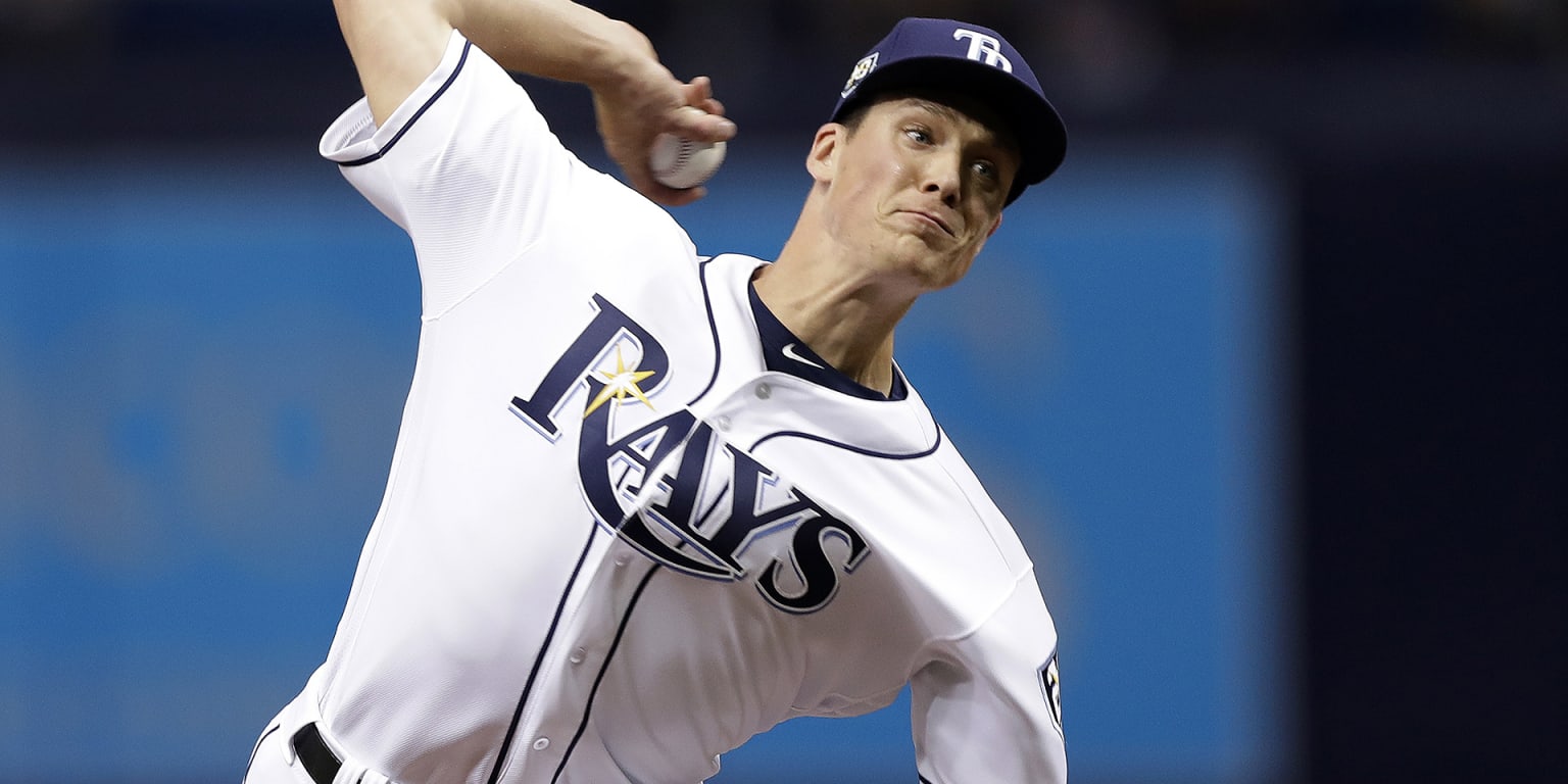 Tyler Glasnow strikes out 5 in Rays debut