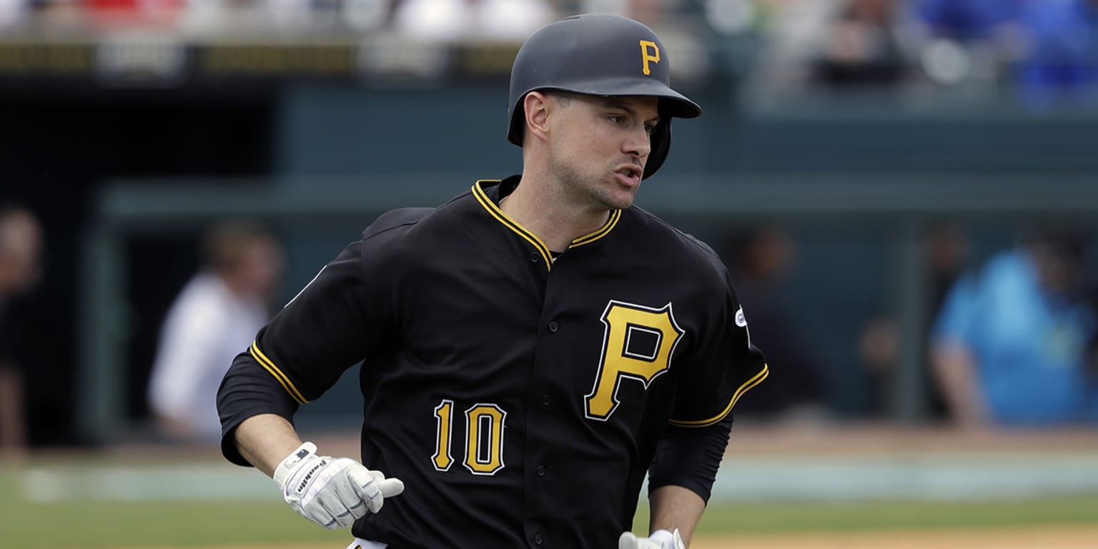 Pirates record 13-run outburst vs. Yankees