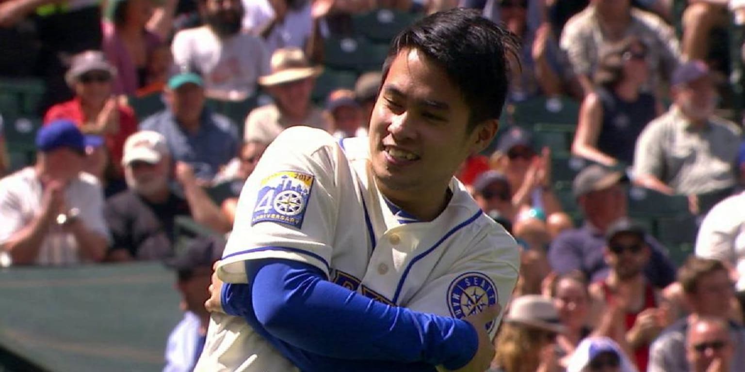 Watch as the Mariners batboy shows off some impressive break-dancing ...