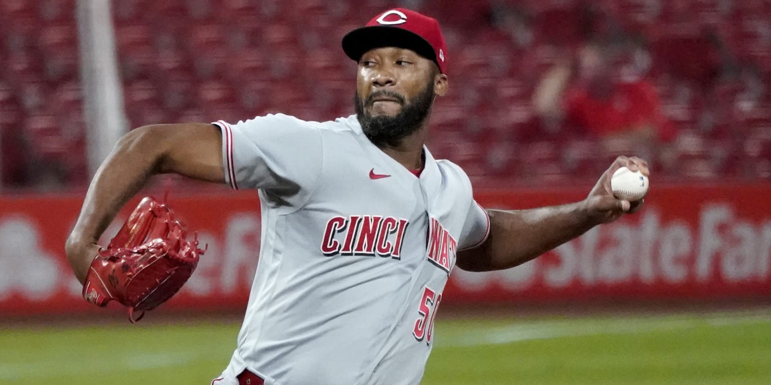Amir Garrett dominating early in 2020 season