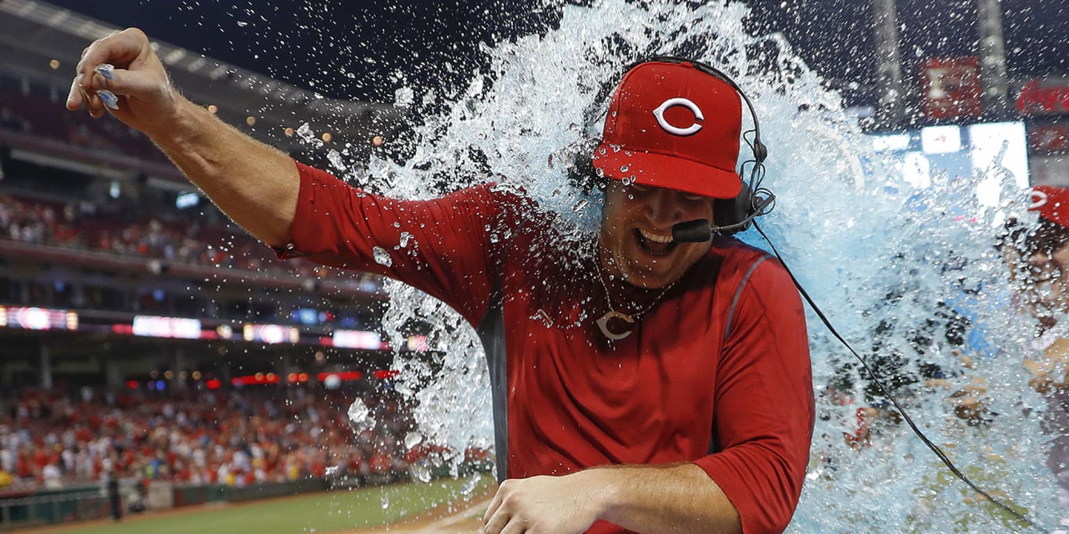 Reds' Scott Schebler hits walk-off in return