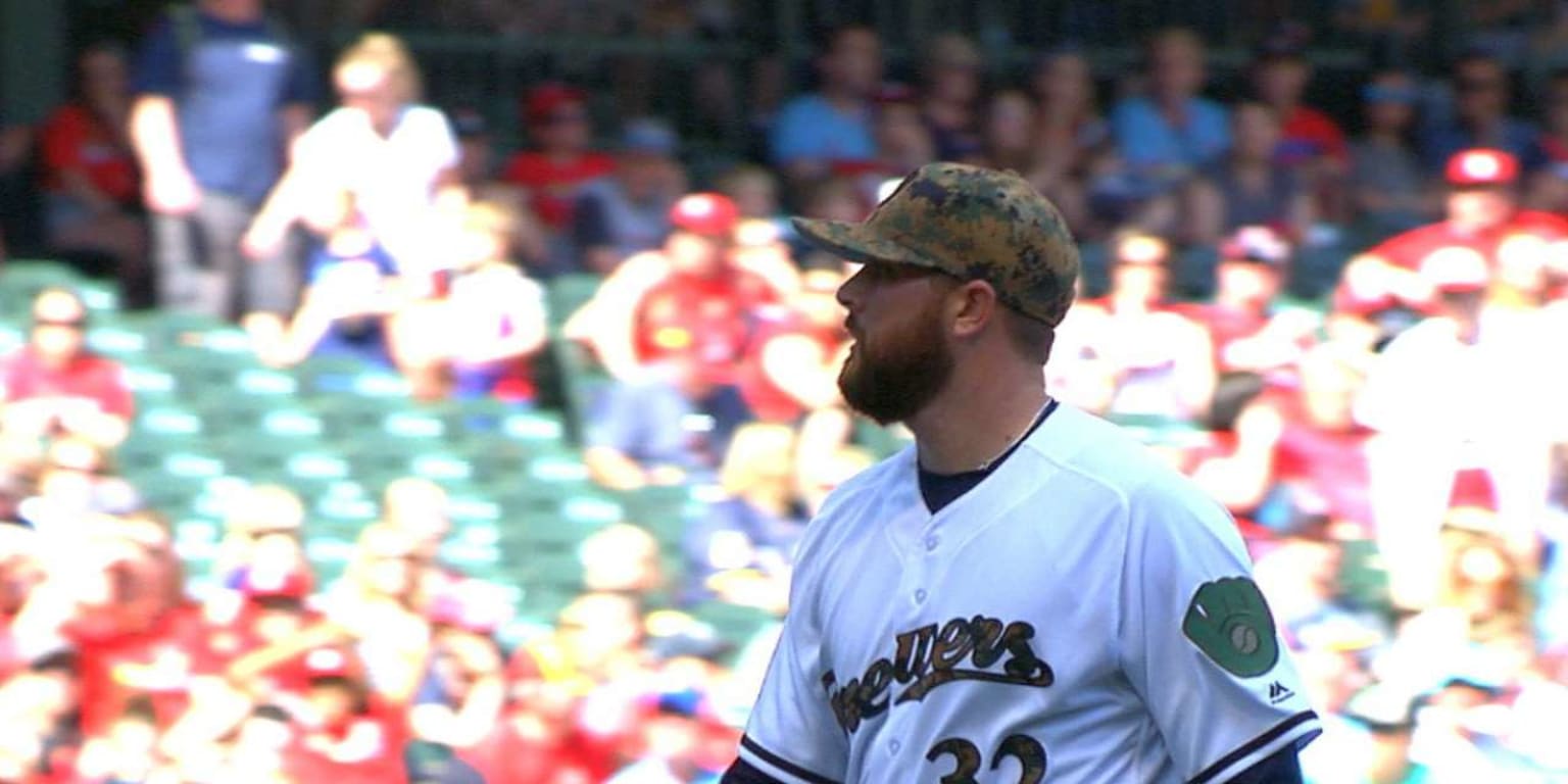 Brewers select David Goforth's contract