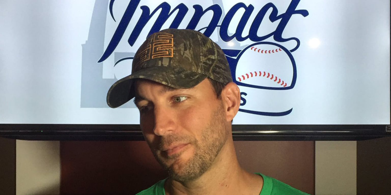 Cardinals Adam Wainwright holds charity event
