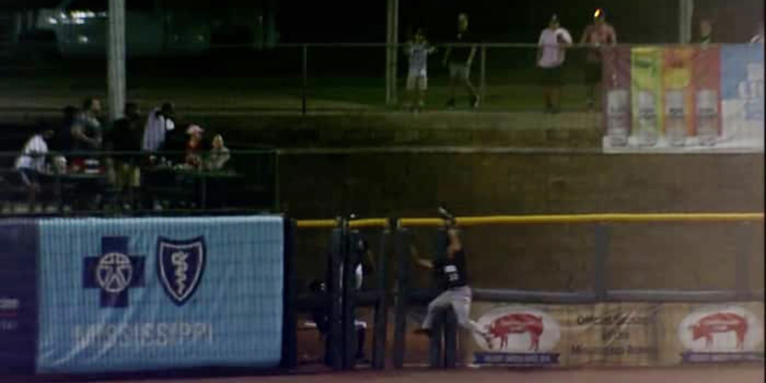 TJ Hopkins great catch for Chattanooga Lookouts