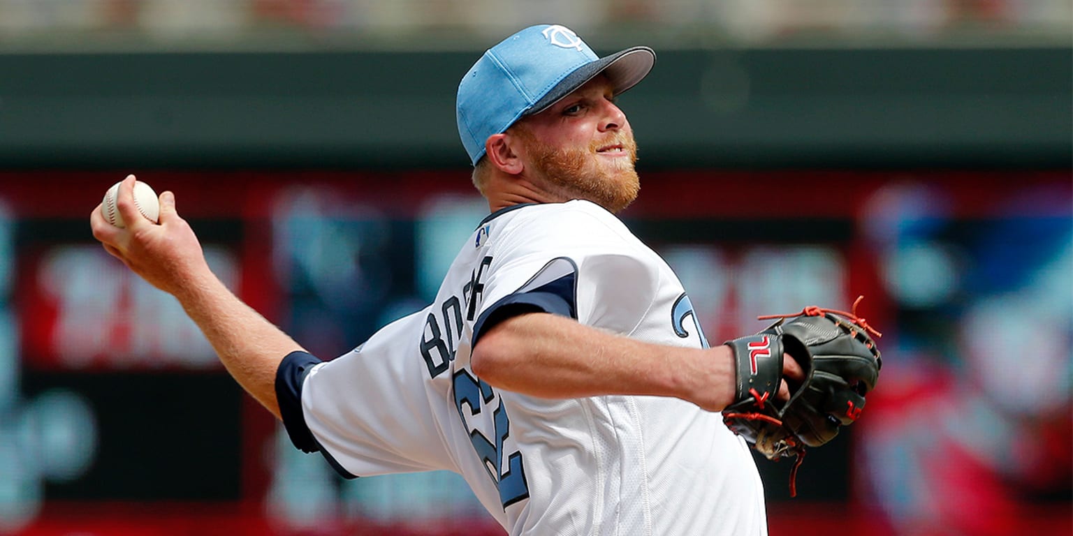 Houston Astros claim Buddy Boshers from Twins