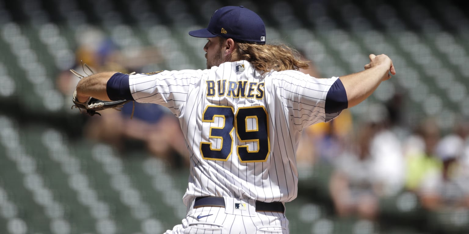 Brewers complete home sweep over D-backs