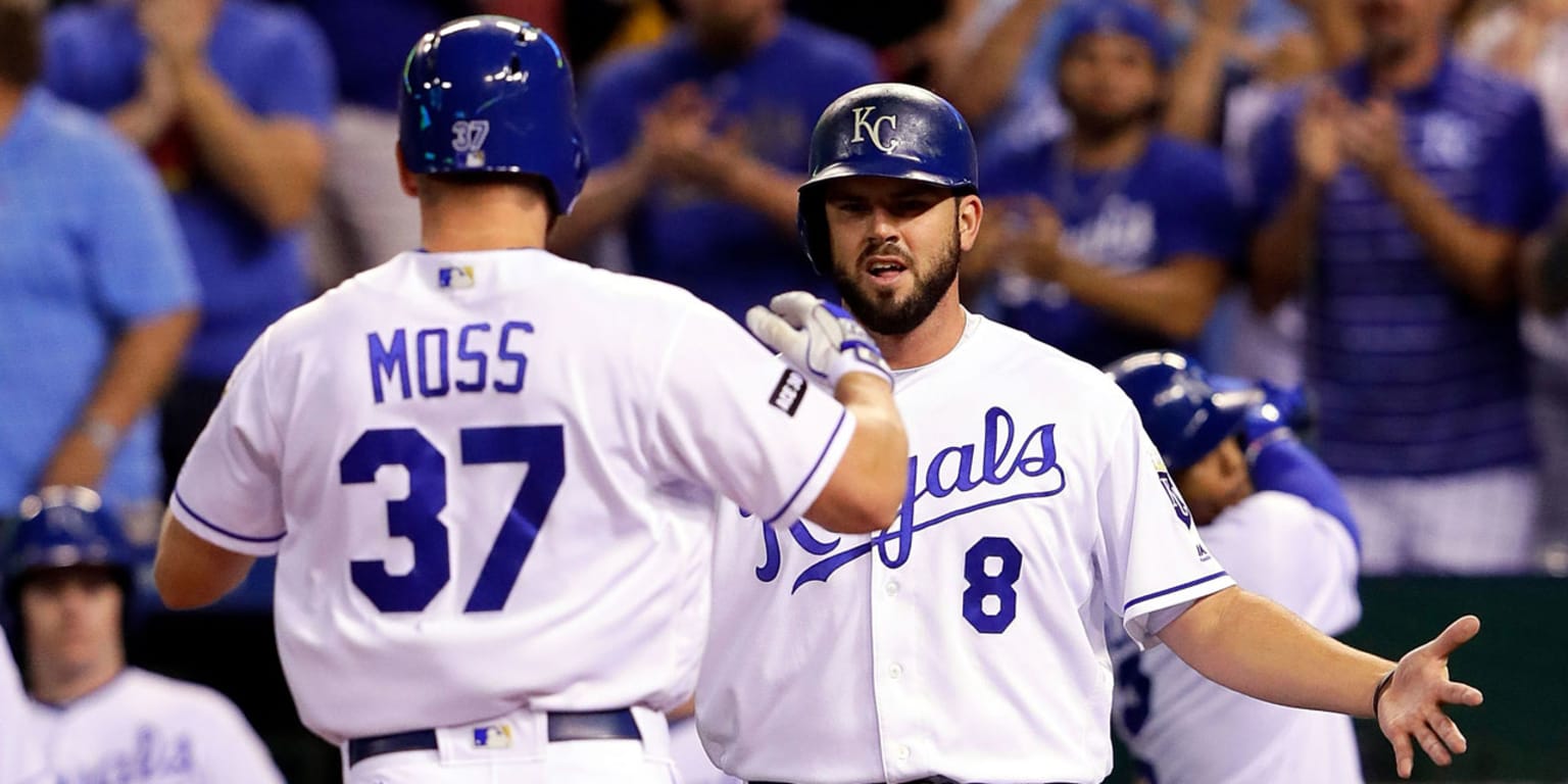 Brandon Moss homers power Royals past Mariners