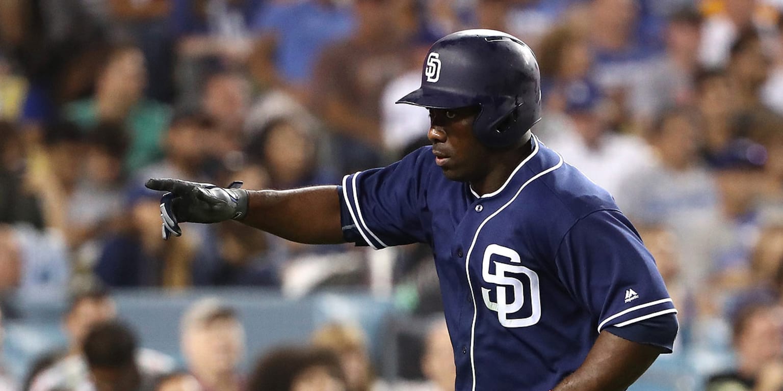 Padres hit 3 home runs in win vs. Dodgers