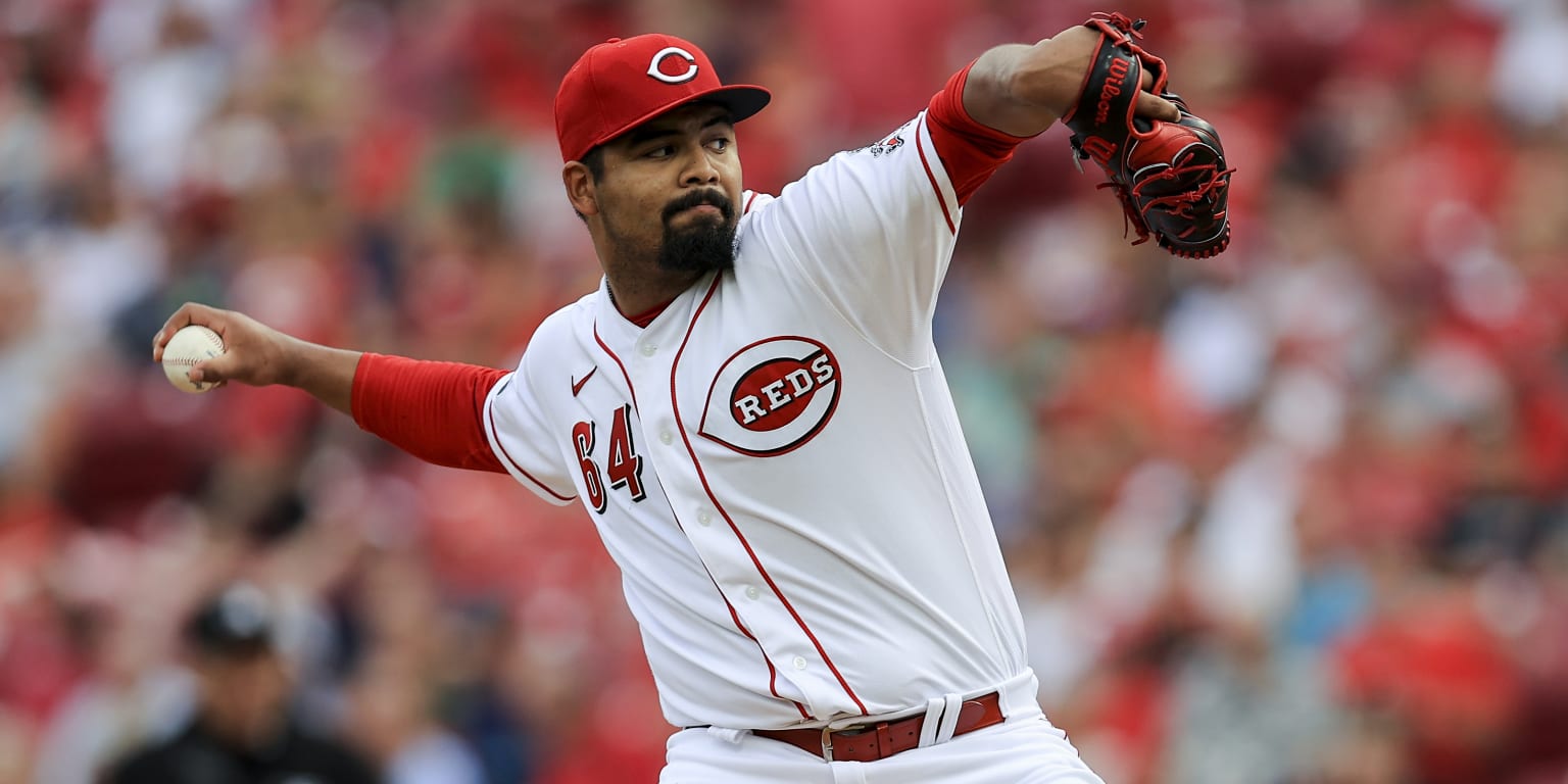 Tony Santillan records first MLB win