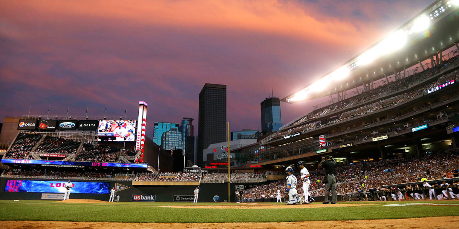 Twins install LED lights at Target Field