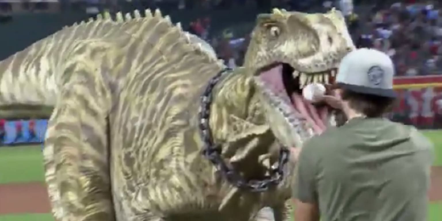 Watch a velociraptor 'throw' a first pitch and help turn Chase Field ...