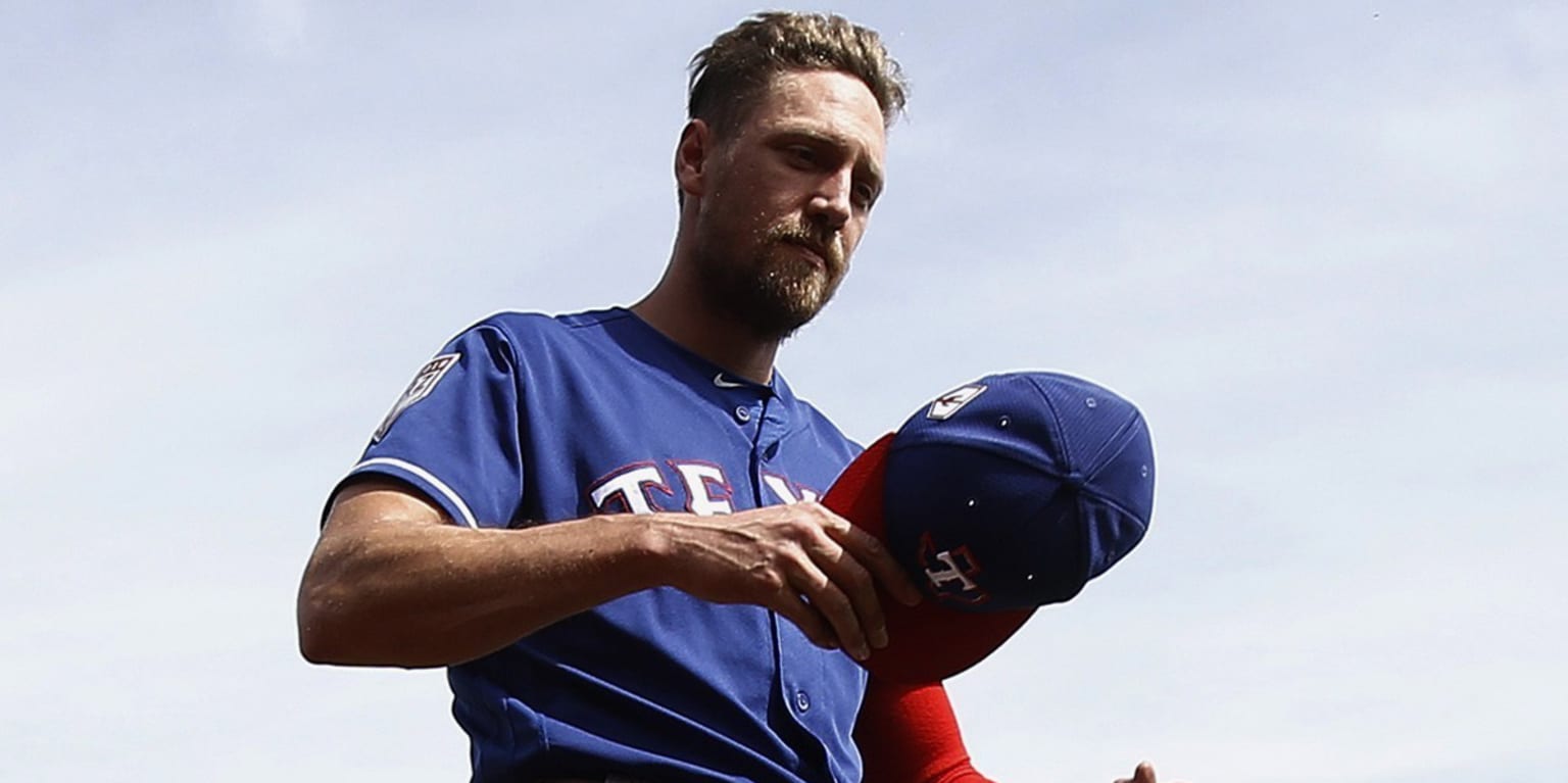 Hunter Pence plays spring game against Giants