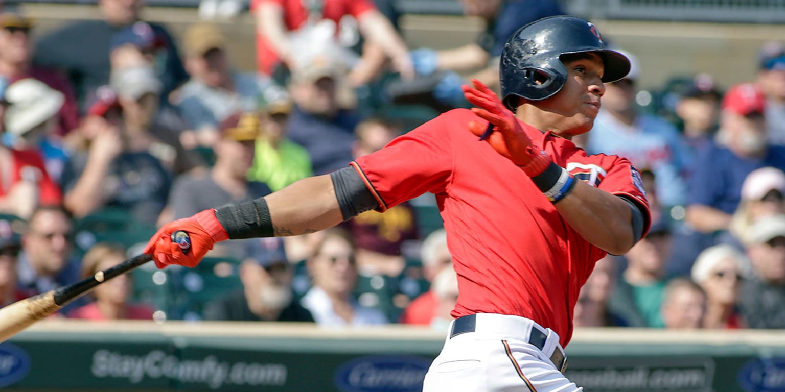 Ehire Adrianza earning playing time for Twins