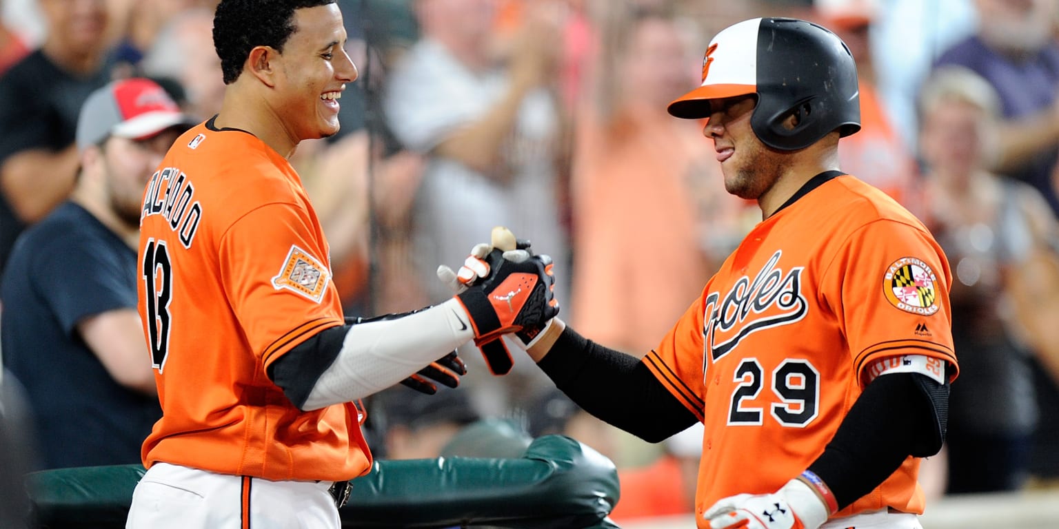Orioles' Welington Castillo hits HR in win