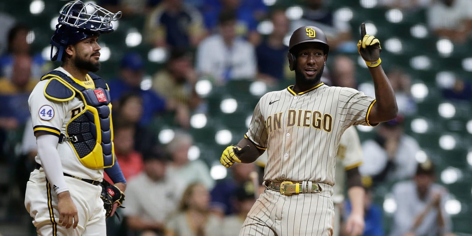 Padres steal six bases in win vs. Brewers