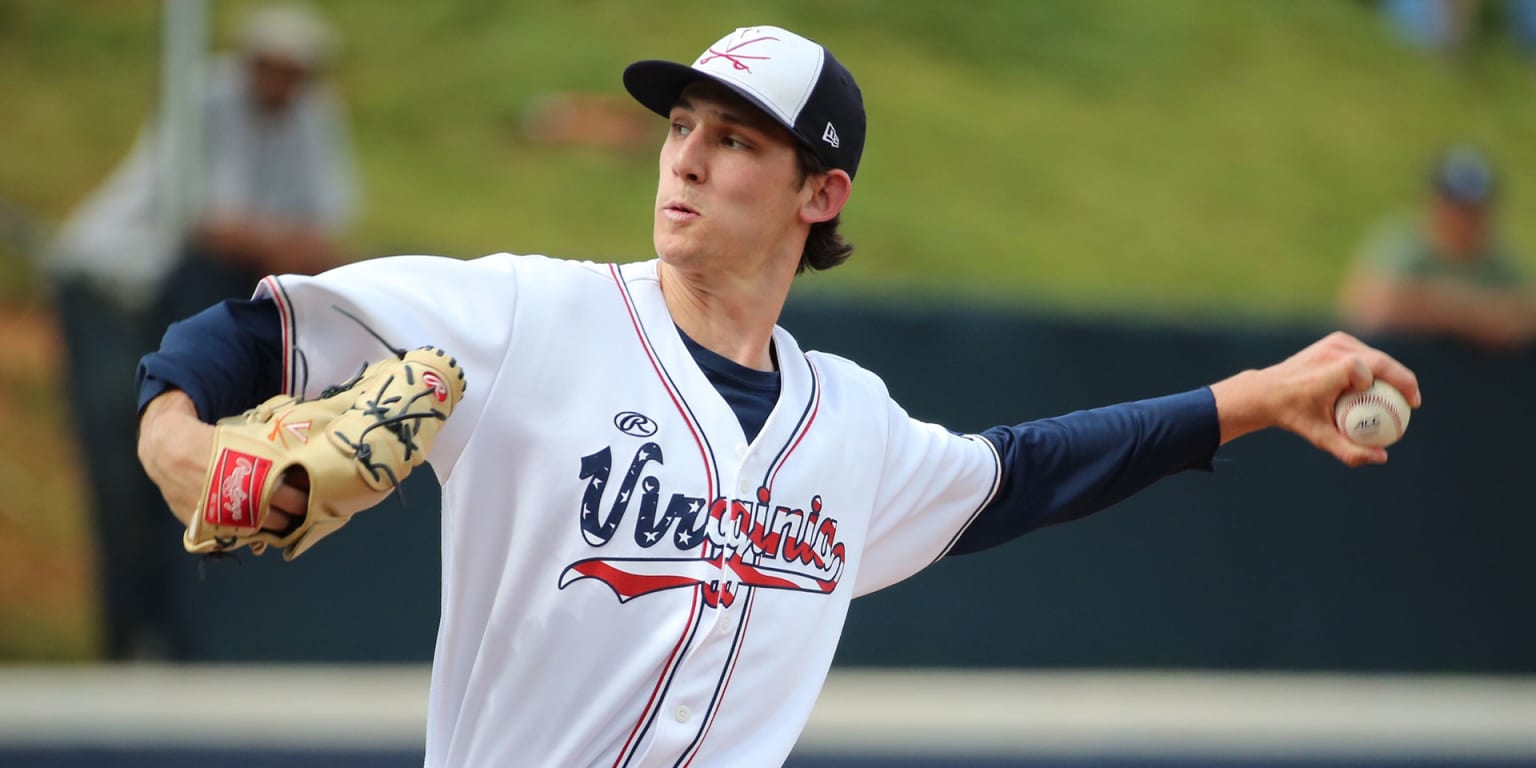 Royals sign Virginia pitcher Daniel Lynch