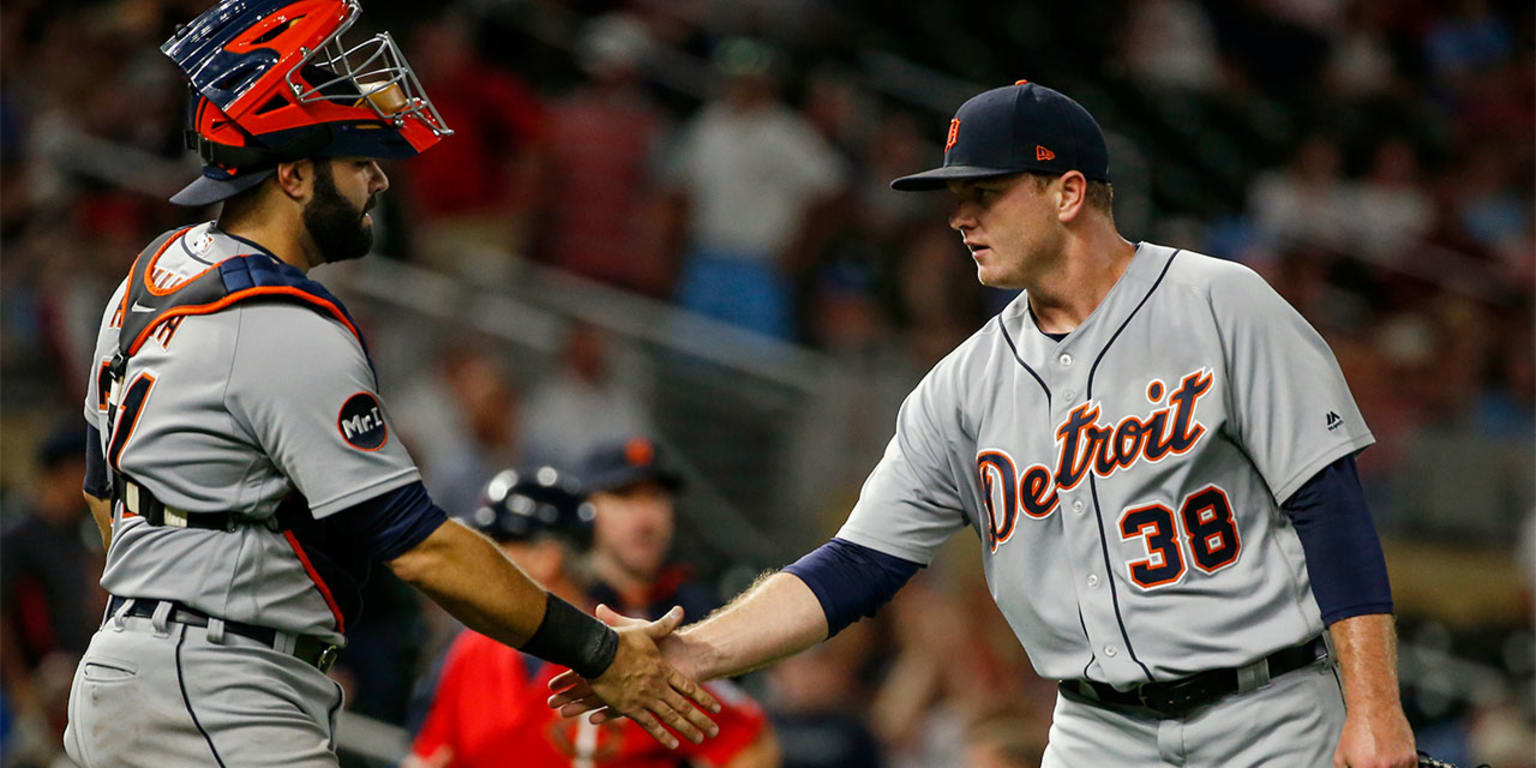 Alex Avila, Justin Wilson join Cubs teammates