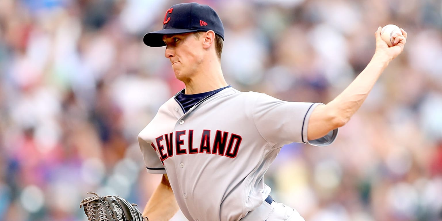 Reds claim reliever Kyle Crockett off waivers