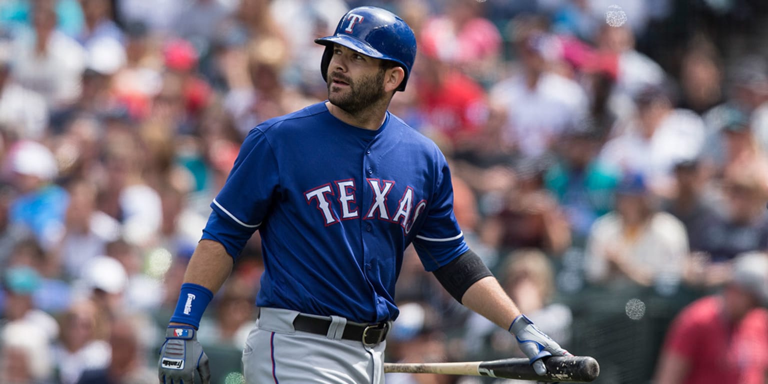 Rangers' Mitch Moreland scratched from lineup