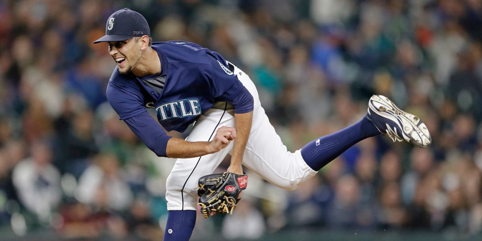 Steve Cishek plays catch as rehab continues