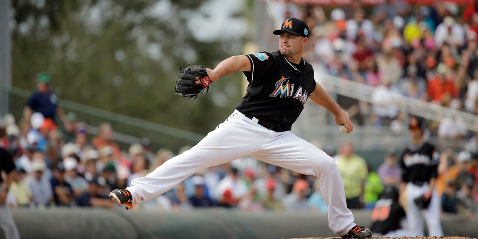 Marlins' Mike Dunn excited for Fort Bragg