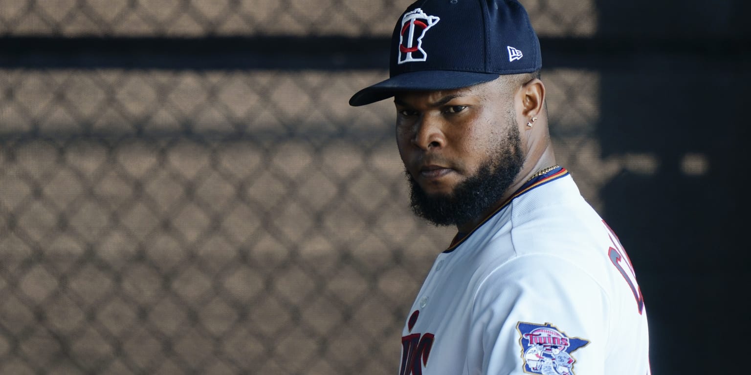 Hansel Robles and Alex Colome add more options to Twins bullpen