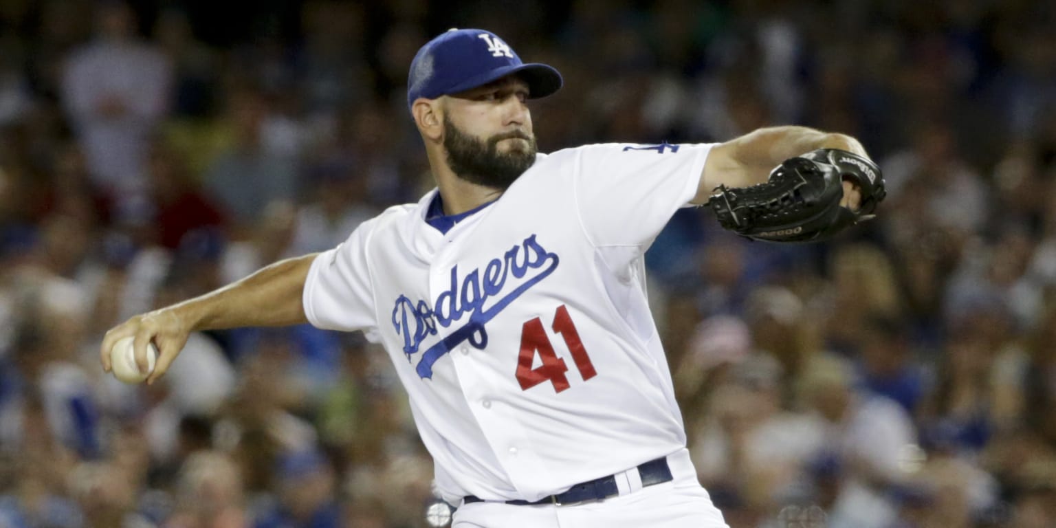 Chris Hatcher avoids arbitration with Dodgers